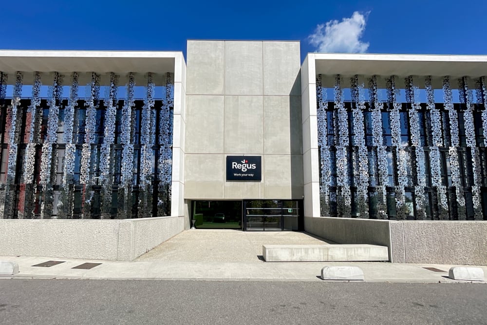 Myregus France EXp World Holdings Offers Agents Regus Membership